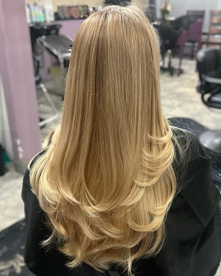 Long Layered Hair 2025: 20 Trendy Ideas for Women with Bangs and ...