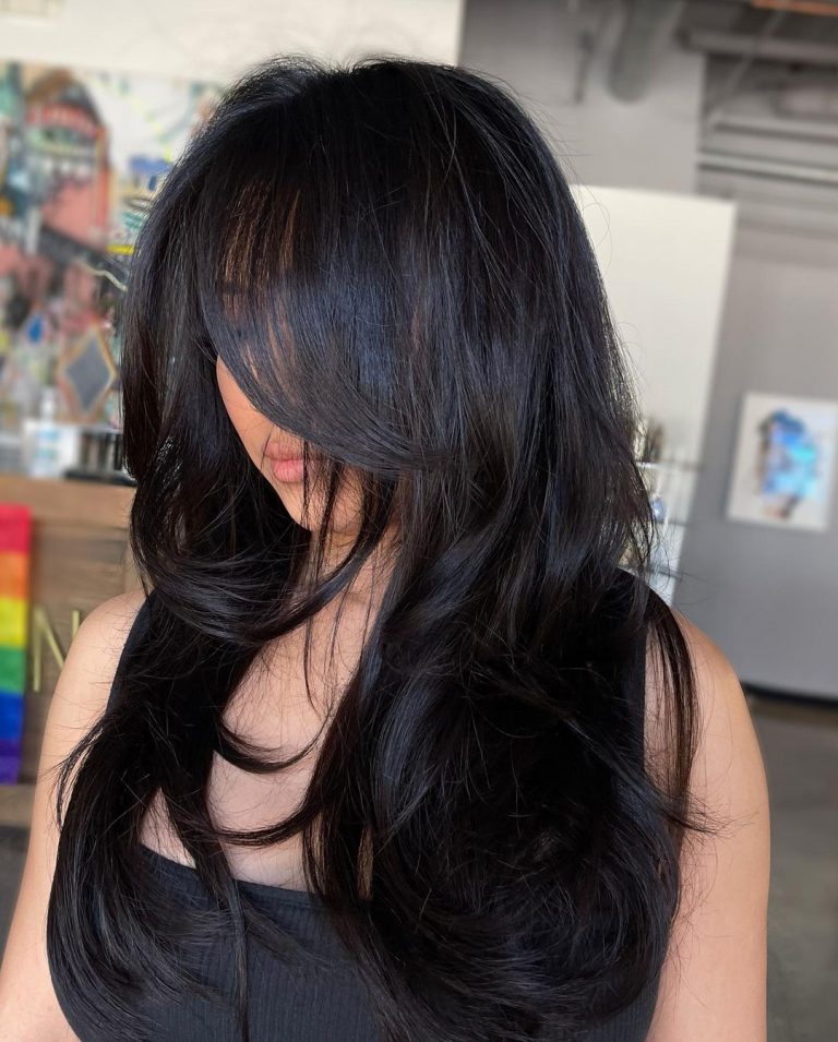Long Layered Haircuts 2025: 22 Trendy Ideas with Curtain Bangs and Face ...