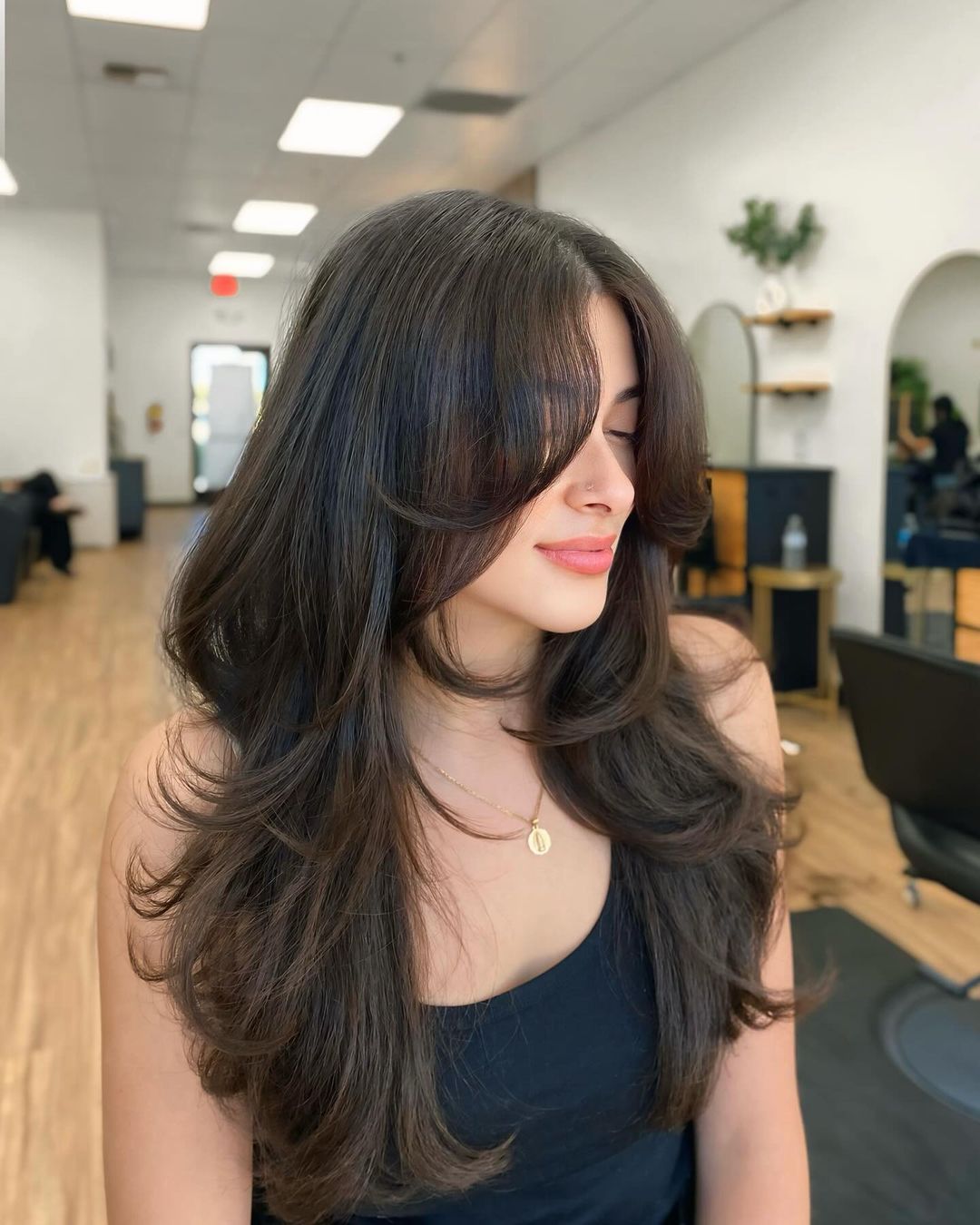23 Trendy Curtain Bangs Long Hair Ideas for 2025: Soft, Wavy, Layers & More
