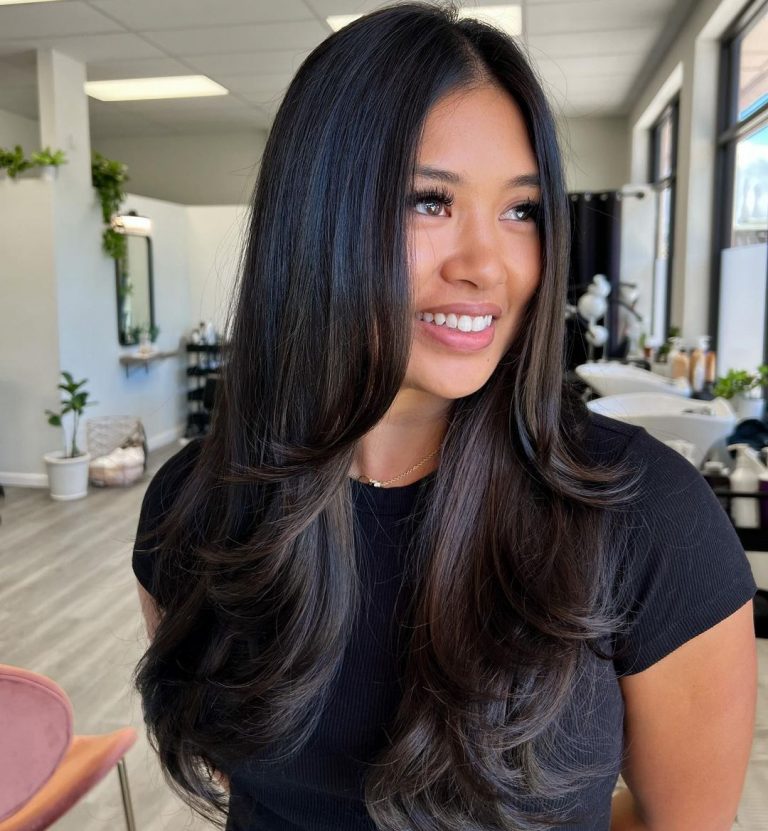 Long Layered Haircuts 2025: 22 Trendy Ideas with Curtain Bangs and Face ...