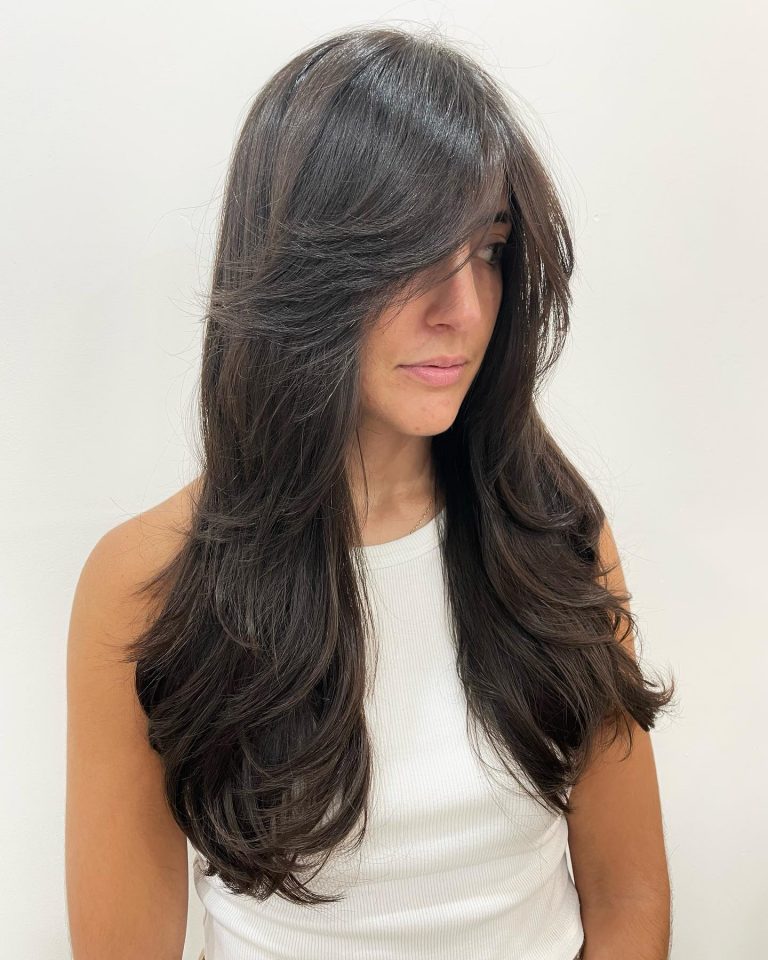 Long Layered Haircuts 2025: 22 Trendy Ideas with Curtain Bangs and Face ...