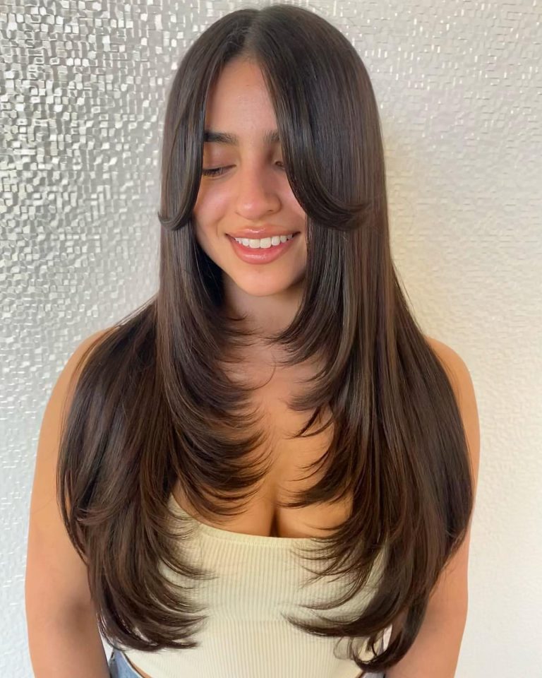 Long Layered Haircuts 2025: 22 Trendy Ideas with Curtain Bangs and Face ...
